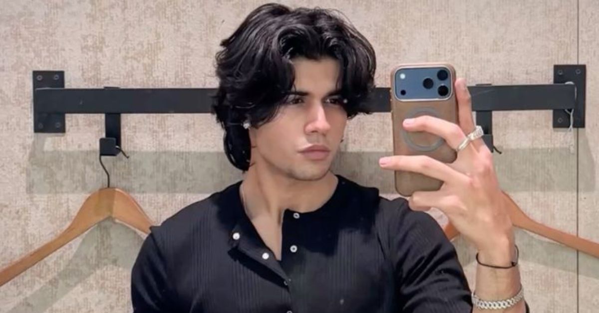 25 Wavy Middle Part Styles Every Man Should Try